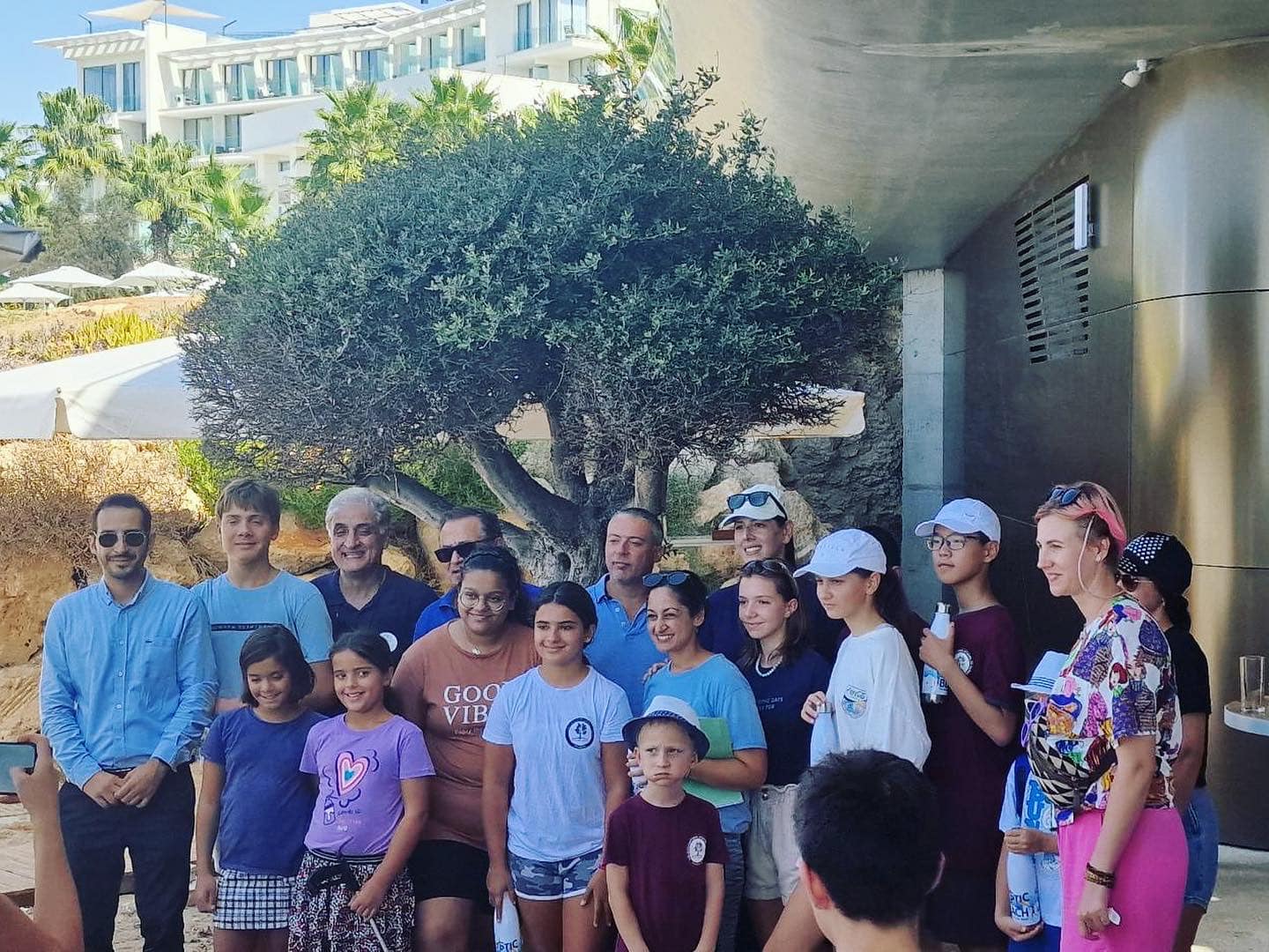 The unveiling of ‘HOPE’ the ISOP Seal Mural - The International School ...