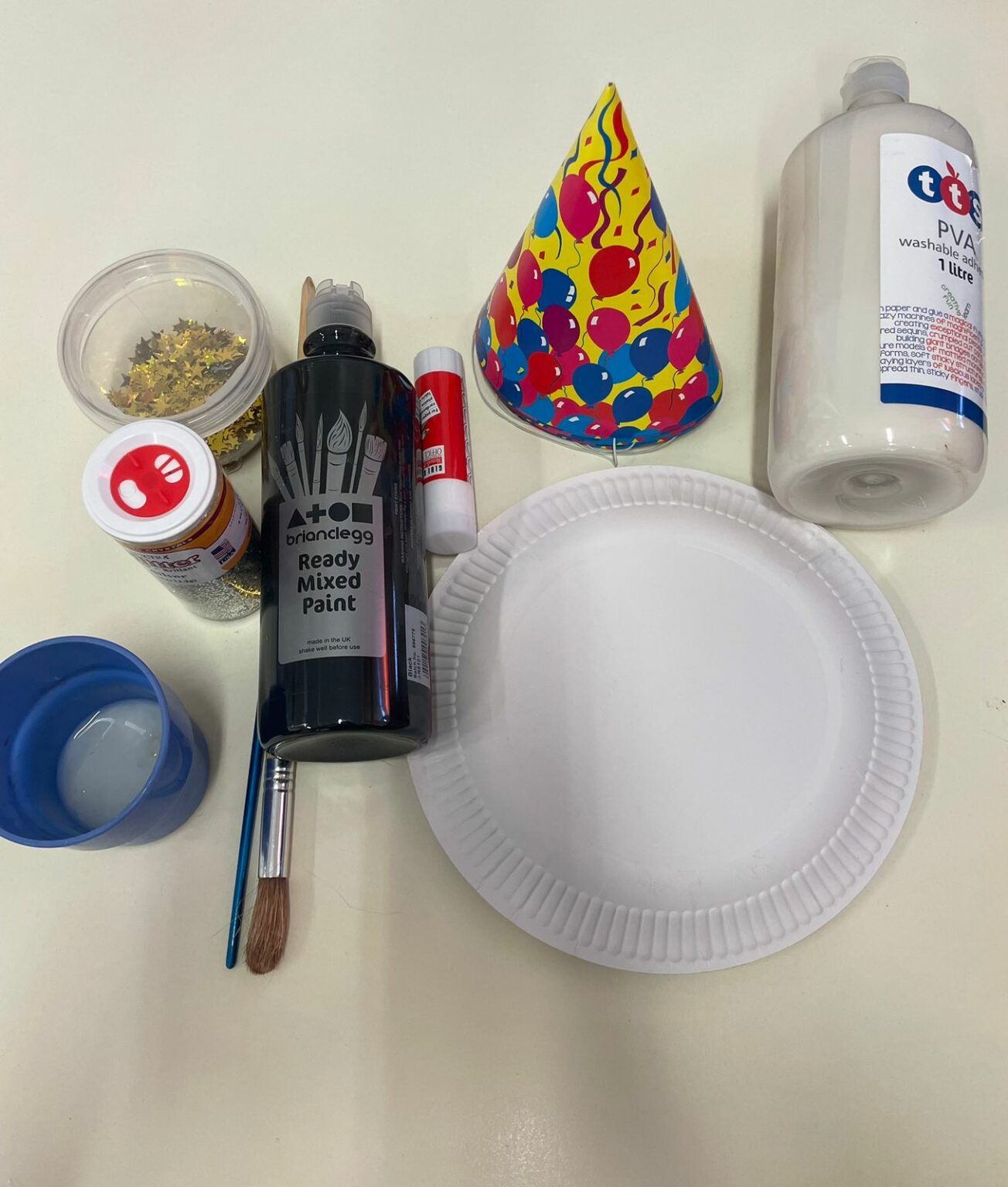 “The magic hats” HOW TO - The International School of Paphos