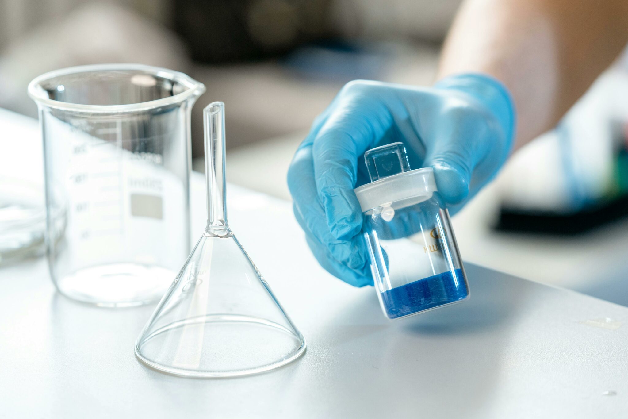 THE WONDERS OF OXYGEN: Colourless Gas, Blue Liquid - The International ...